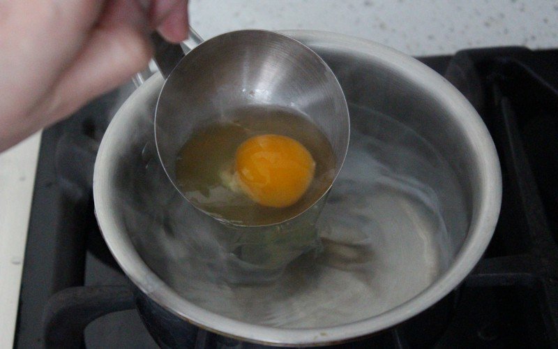 5 Steps To Perfectly Poached Eggs Cook It