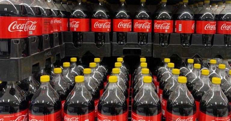 Here's Why Some Coca-Cola Bottles Have a Yellow Cap – Cook It