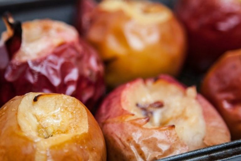 How to Bake Apples in the Oven – Cook It