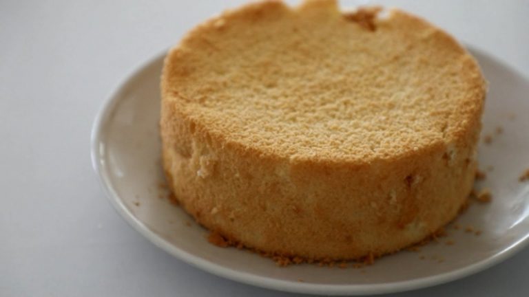 Light and Fluffy Sponge Cake Recipe – Cook It