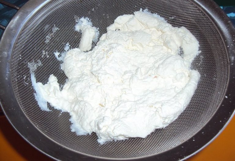 How to Use a Sieve: 10 Creative Ideas to Try – Cook It