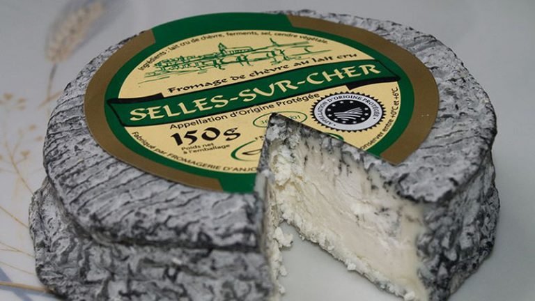 The Art of Making a Perfect Cheese Platter – Cook It